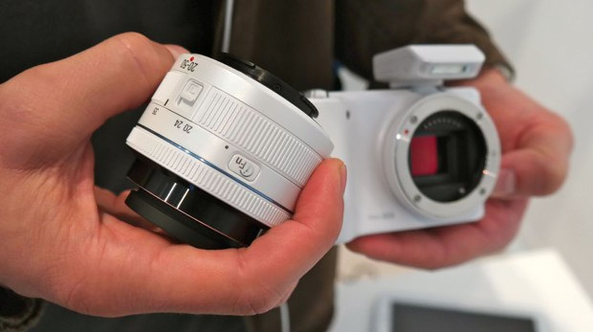 Samsung presenta la nueva NX2000