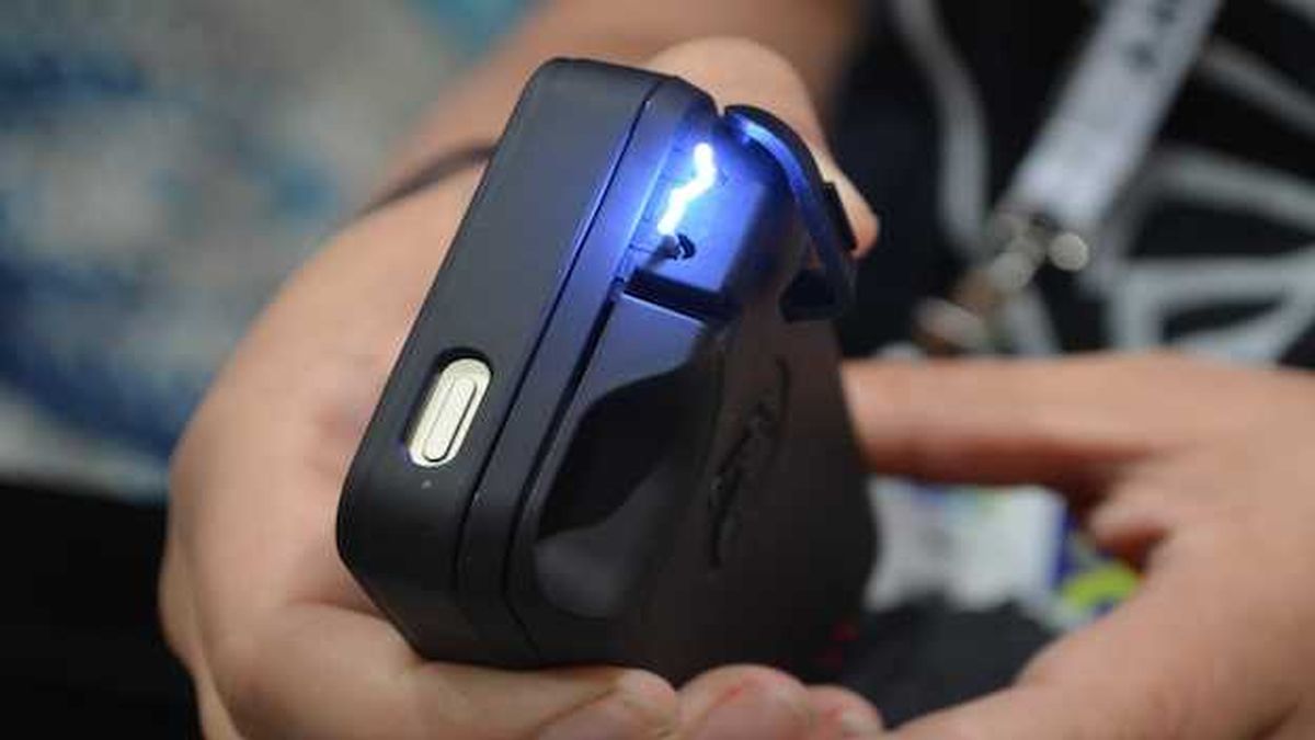 Decomisan iPhones falsos que hacen las veces de "taser"