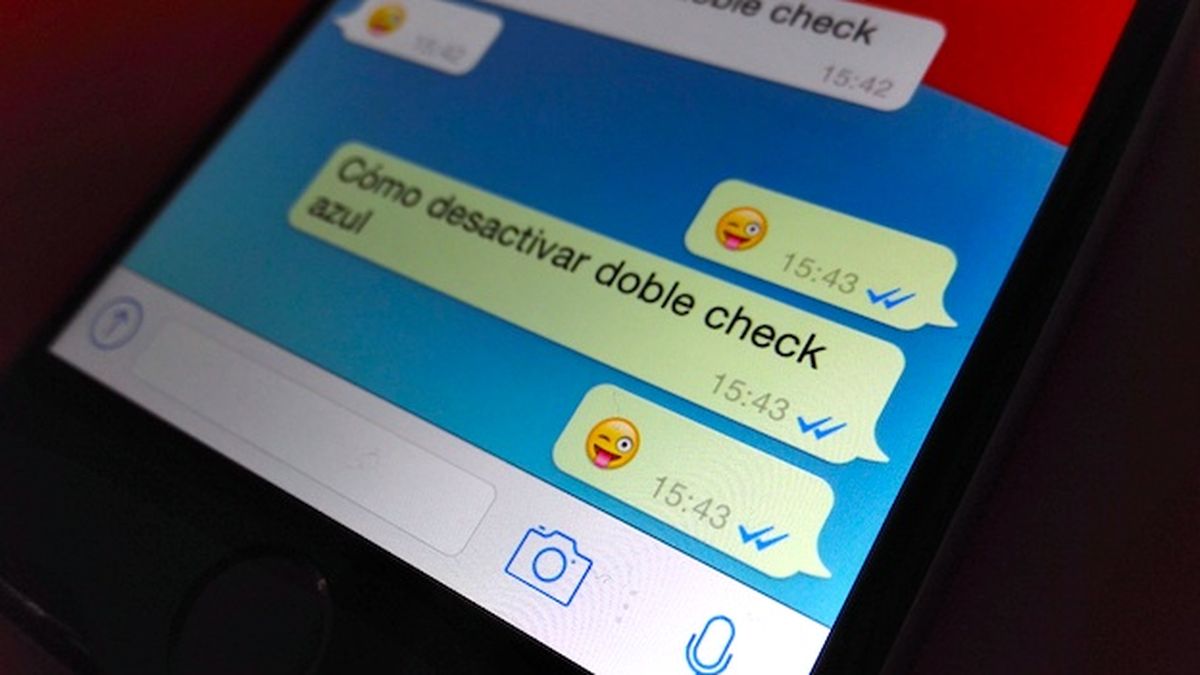 Cómo desactivar el doble check azul de WhatsApp, paso a paso