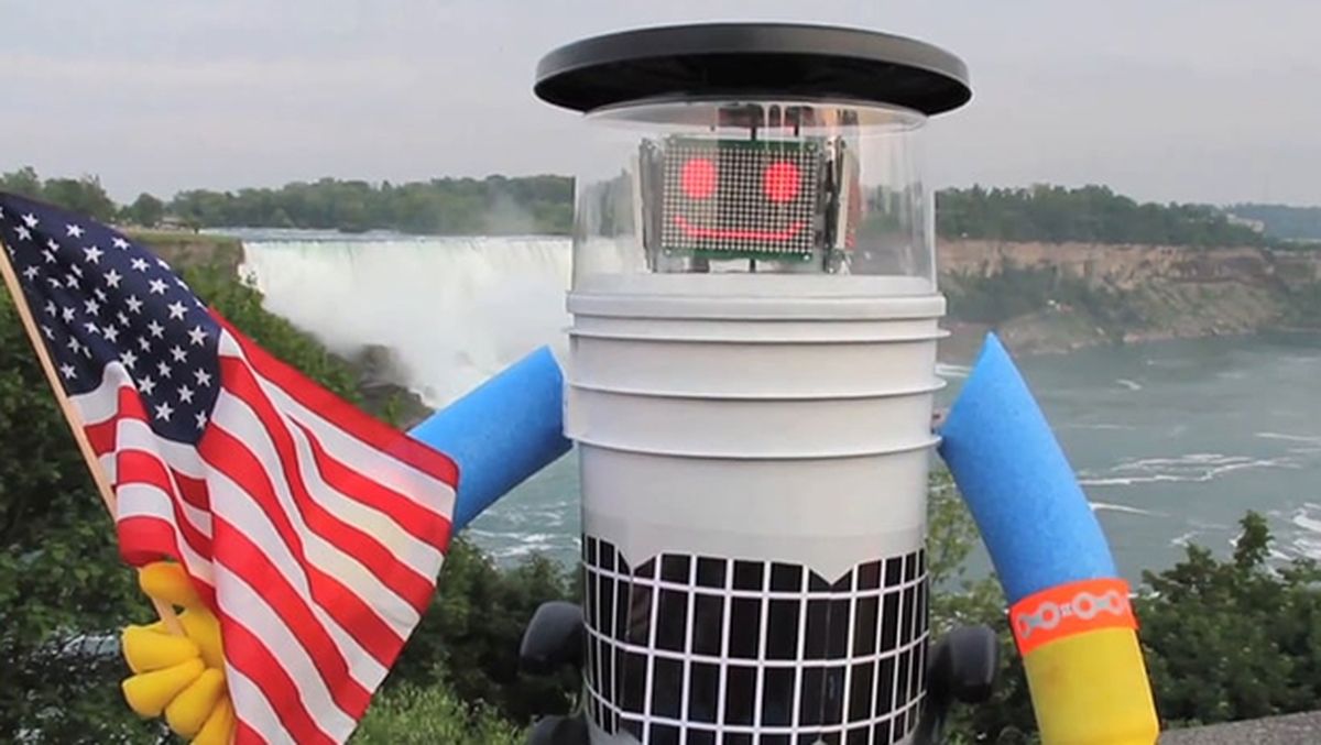 hitchBOT, el robot autoestopista que recorrerá Estados Unidos