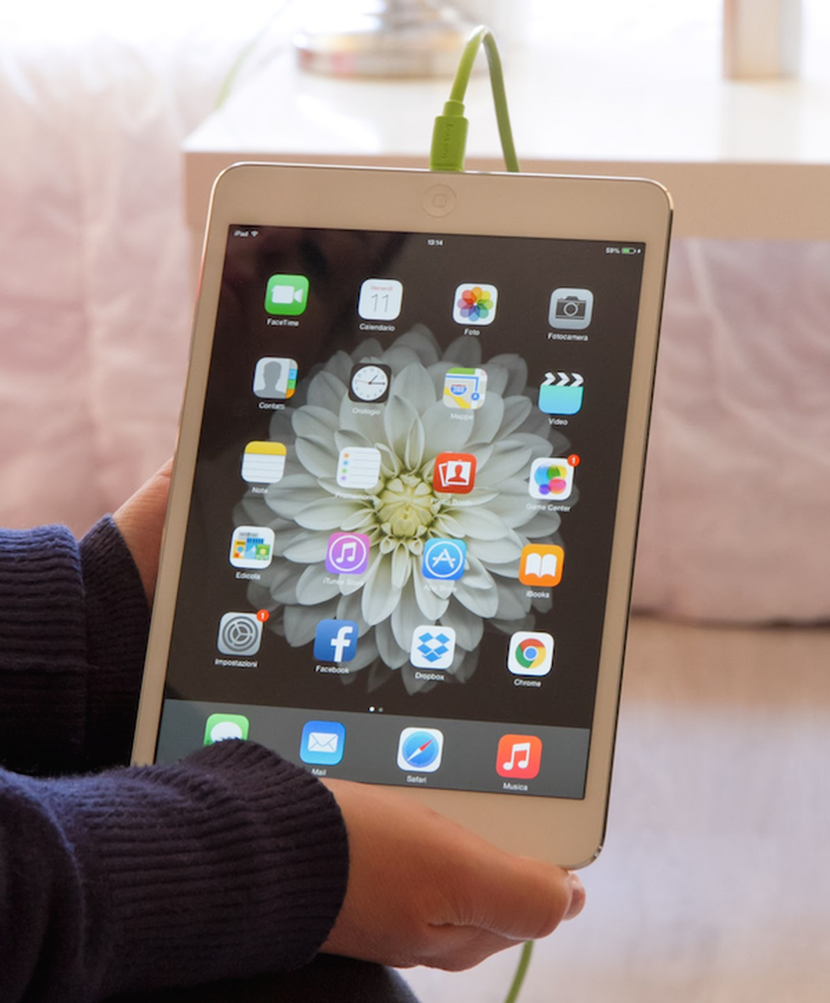 Dale un toque de color a tu iPhone con este cable Lightning