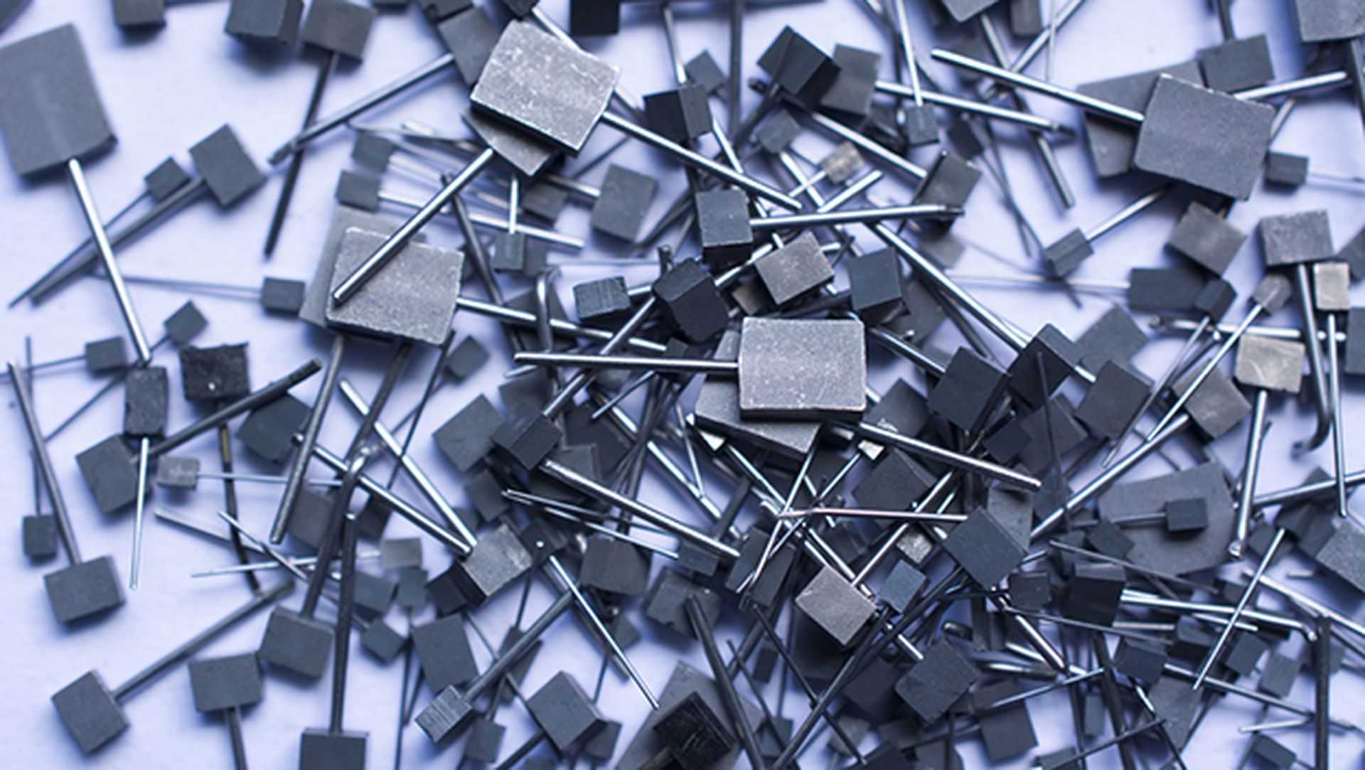 ¿Qué es el coltán y por qué se utiliza para fabricar móviles?