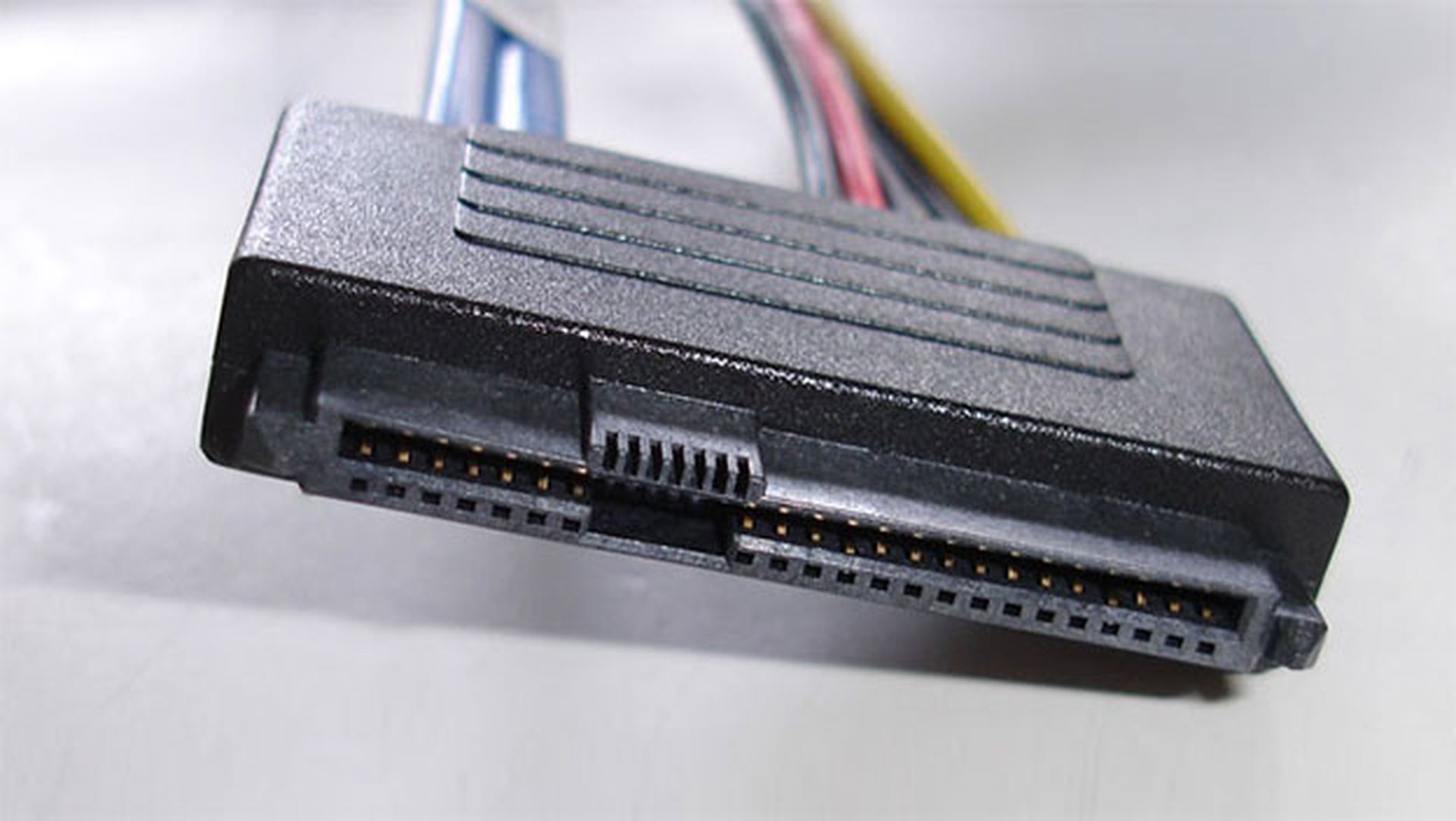 Discos SATA, SAS o SSD: ¿cuál es mejor para un servidor?