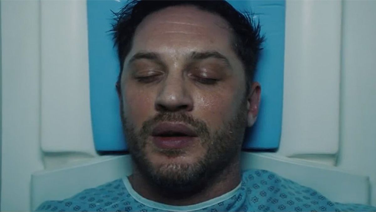 Tom Hardy lucha con sus demonios en el primer tráiler de Venom