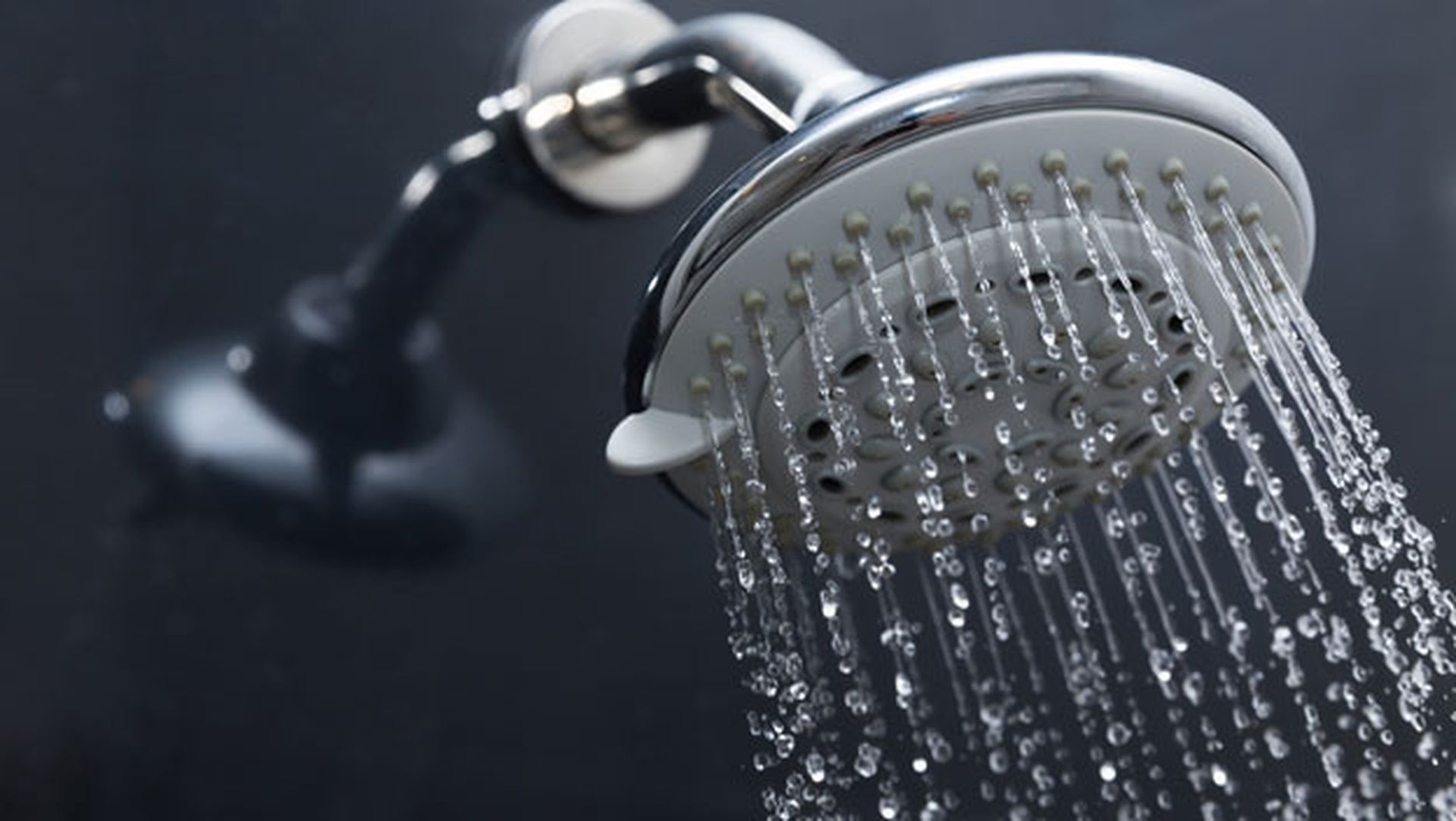 ¿Es mejor ducharse por la mañana o por la noche?