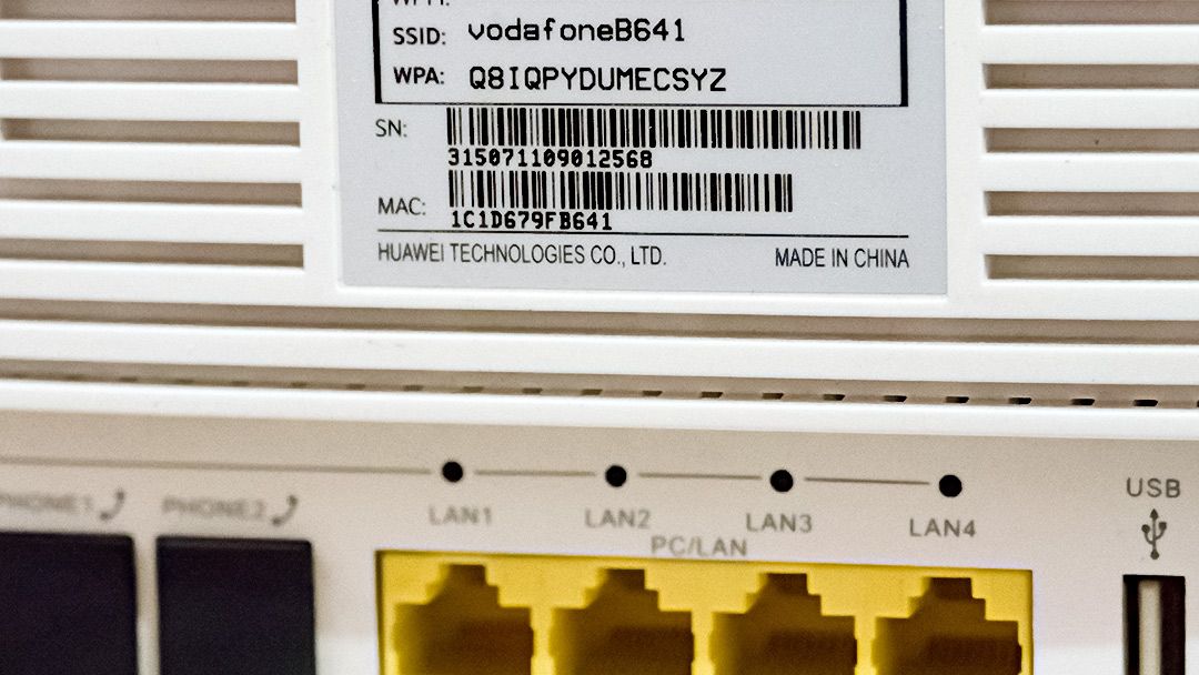 Qué significan todos los códigos de la etiqueta de tu router WiFi