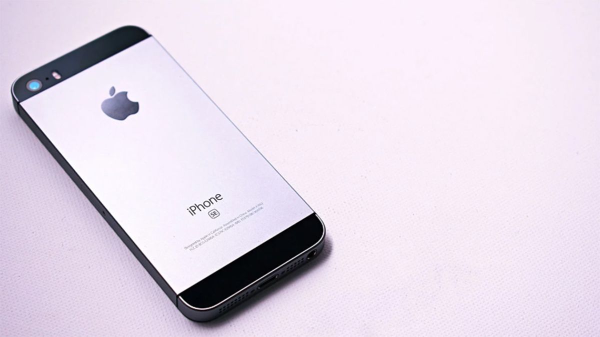 Apple vuelve a poner a la venta el iPhone SE en EE.UU, en un movimiento ...