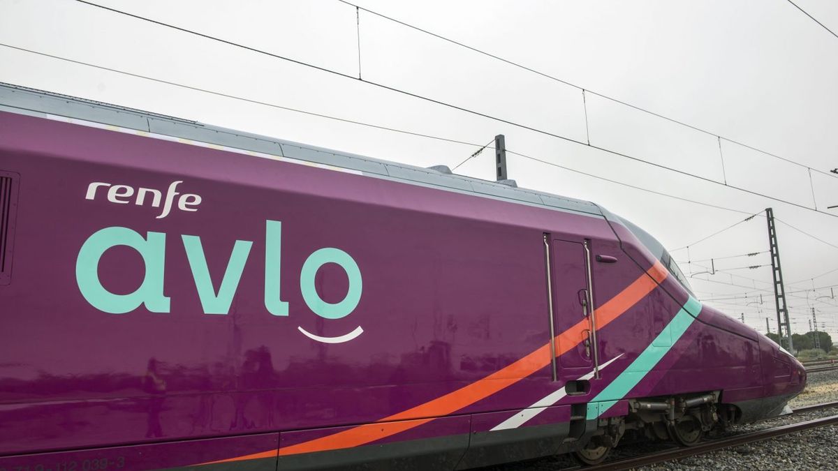 ¿Cómo comprar un billete de AVLO barato, el 'AVE low cost' que solo abre unos minutos al día?