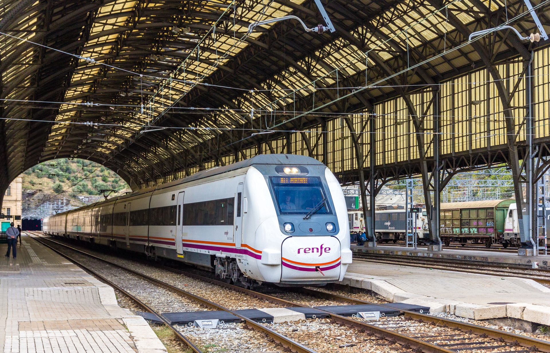 Renfe solo ha reactivado el 30% de sus viajes de AVE y larga distancia
