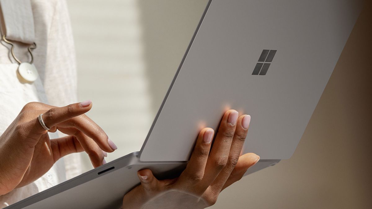 Este es el rival del MacBook Air: de Microsoft, con Windows 10 y casi 350 euros de descuento