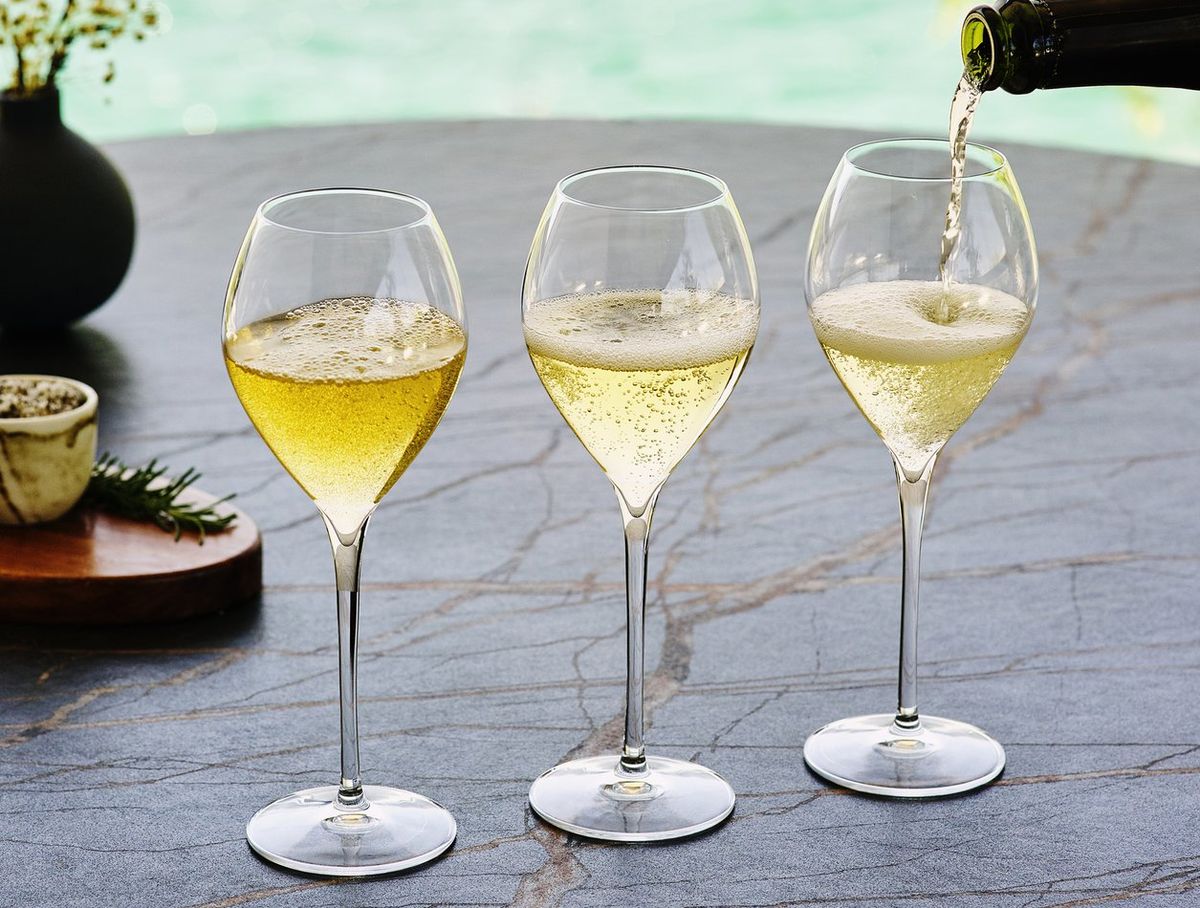 Temperatura ideal y cómo servir correctamente el cava para no perder ...