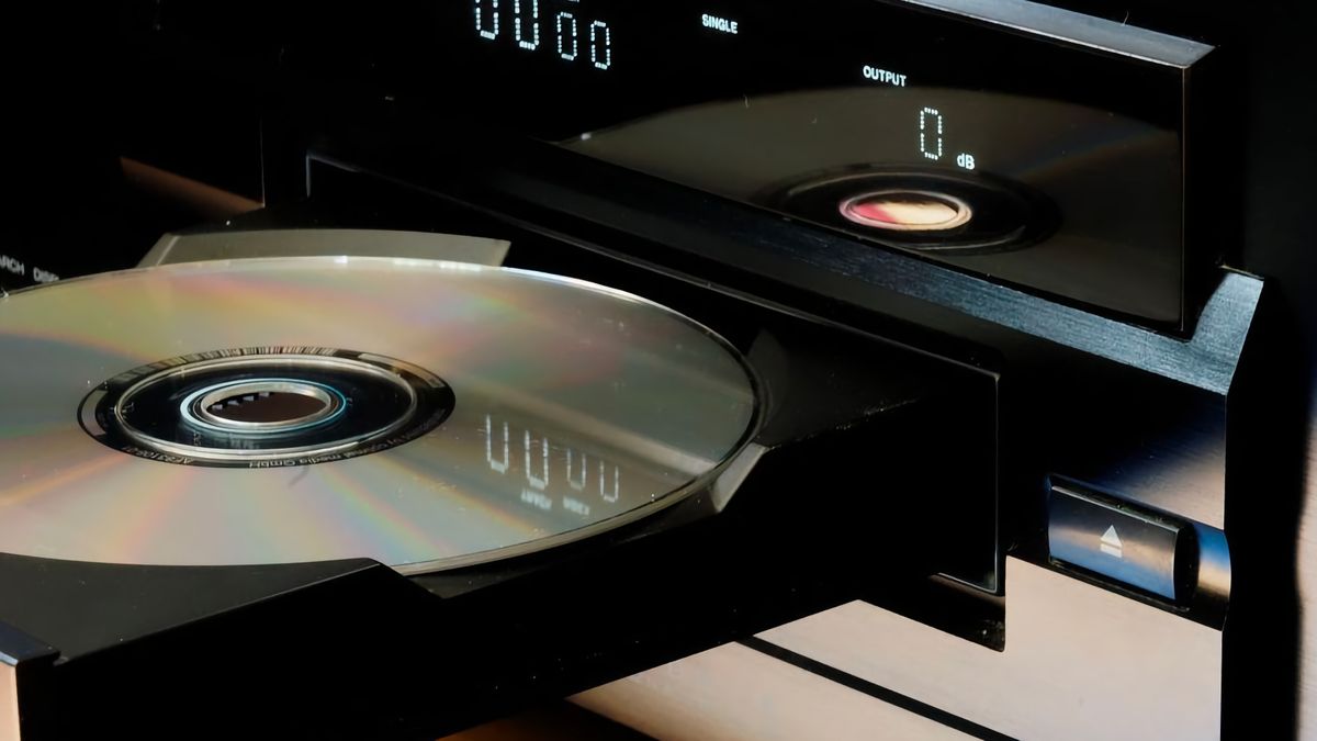 Hace 40 años salió el primer CD comercial y no adivinarás de qué grupo fue