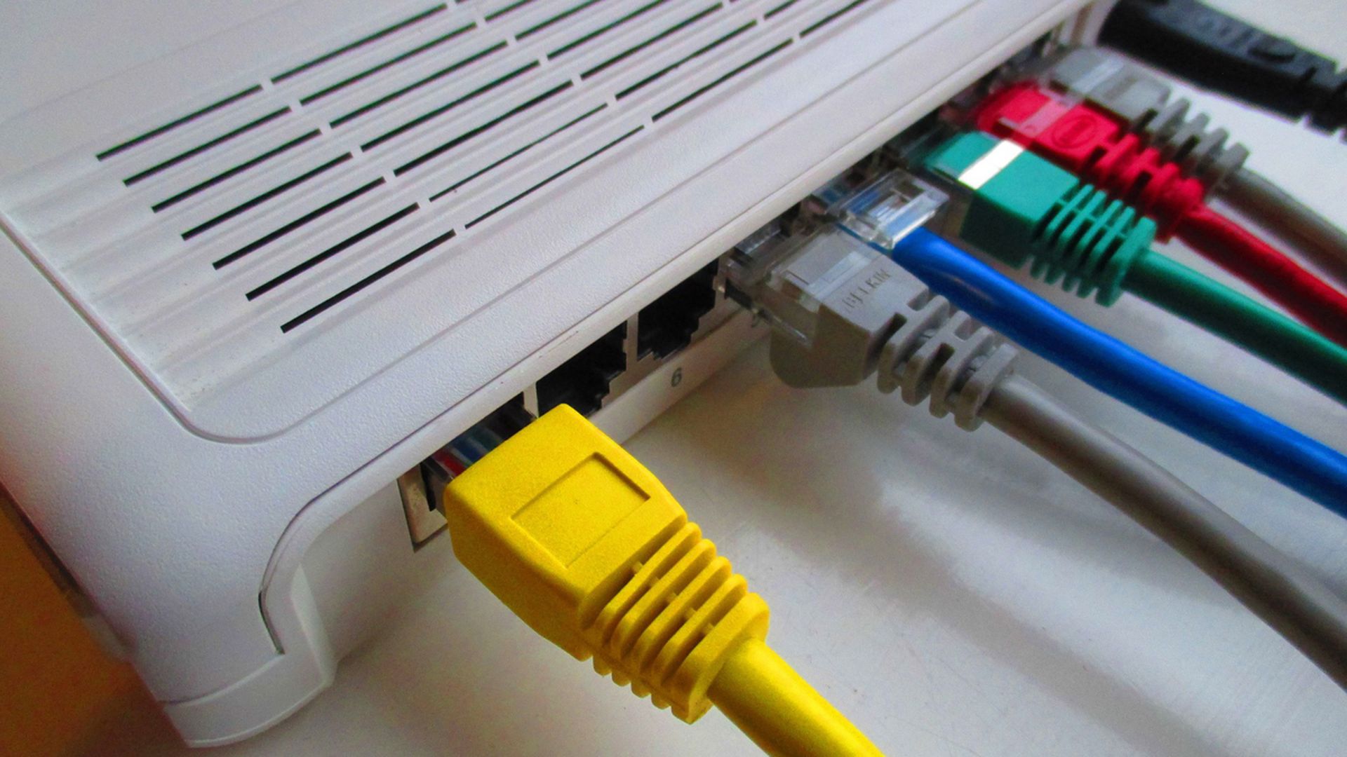 Todo sobre el modo bridge de tu router WiFi: qué es, cómo activarlo y ...