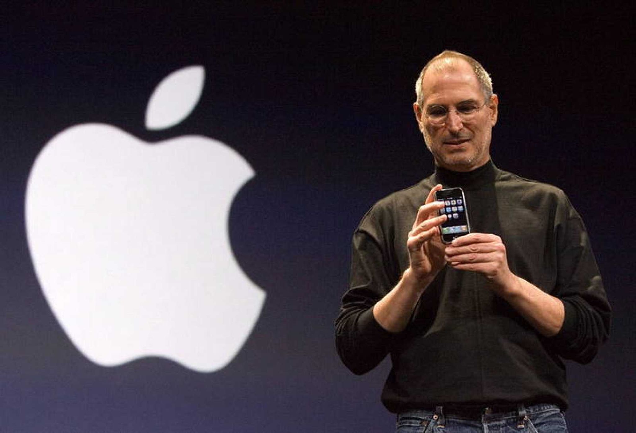 Así influenció Steve Jobs en la creación del logo de Apple