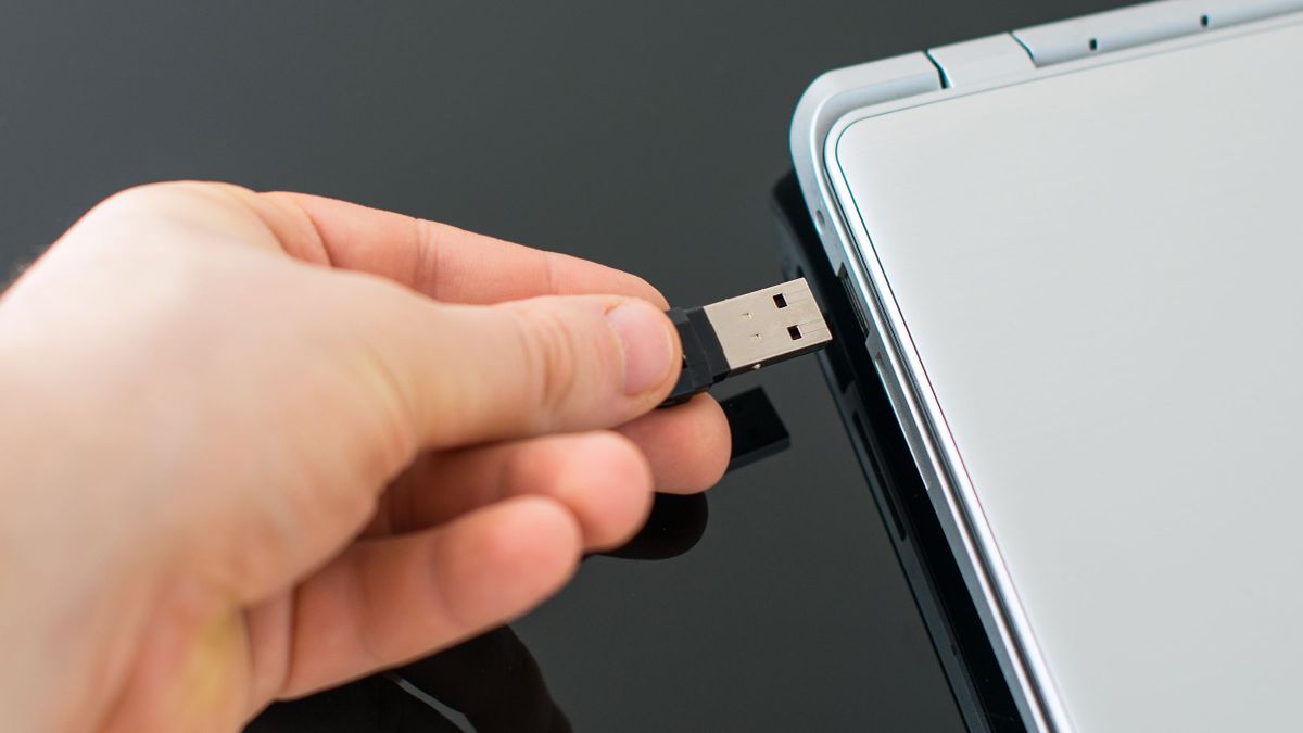 The Malware That Traveling On A Single USB Has Infected All The Systems ...