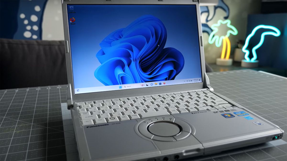 They run Windows 11 on this Panasonic laptop from more than 10 years ...