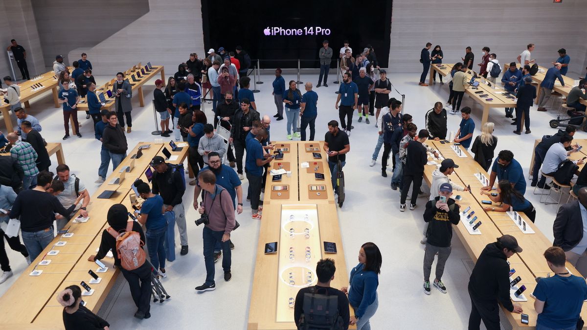 Así estafaron 12 millones de euros a Apple, usando iPhone falsos