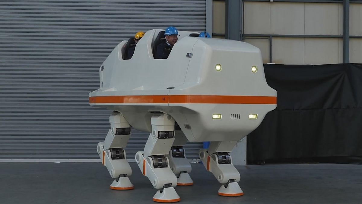 Montar en el robot cuadrúpedo SR-02 es como conducir un triceratops sin ...