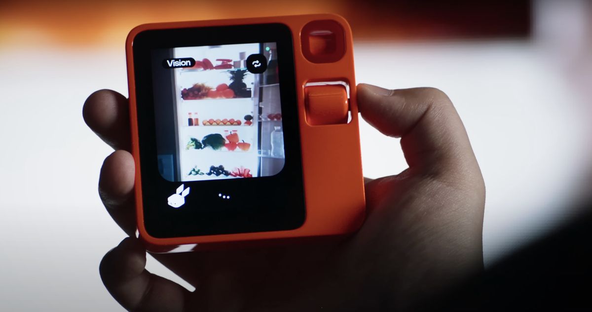 Rabbit R1, el asistente de bolsillo con IA que quiere acabar con tu ...