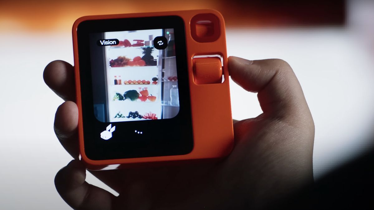 Rabbit R1, el asistente de bolsillo con IA que quiere acabar con tu ...