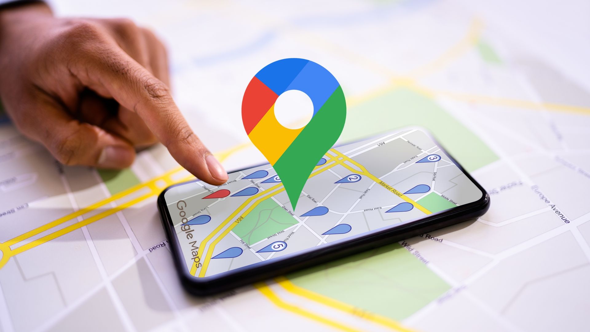 ¿Google Maps o Waze? Elegimos la mejor app para evitar atascos