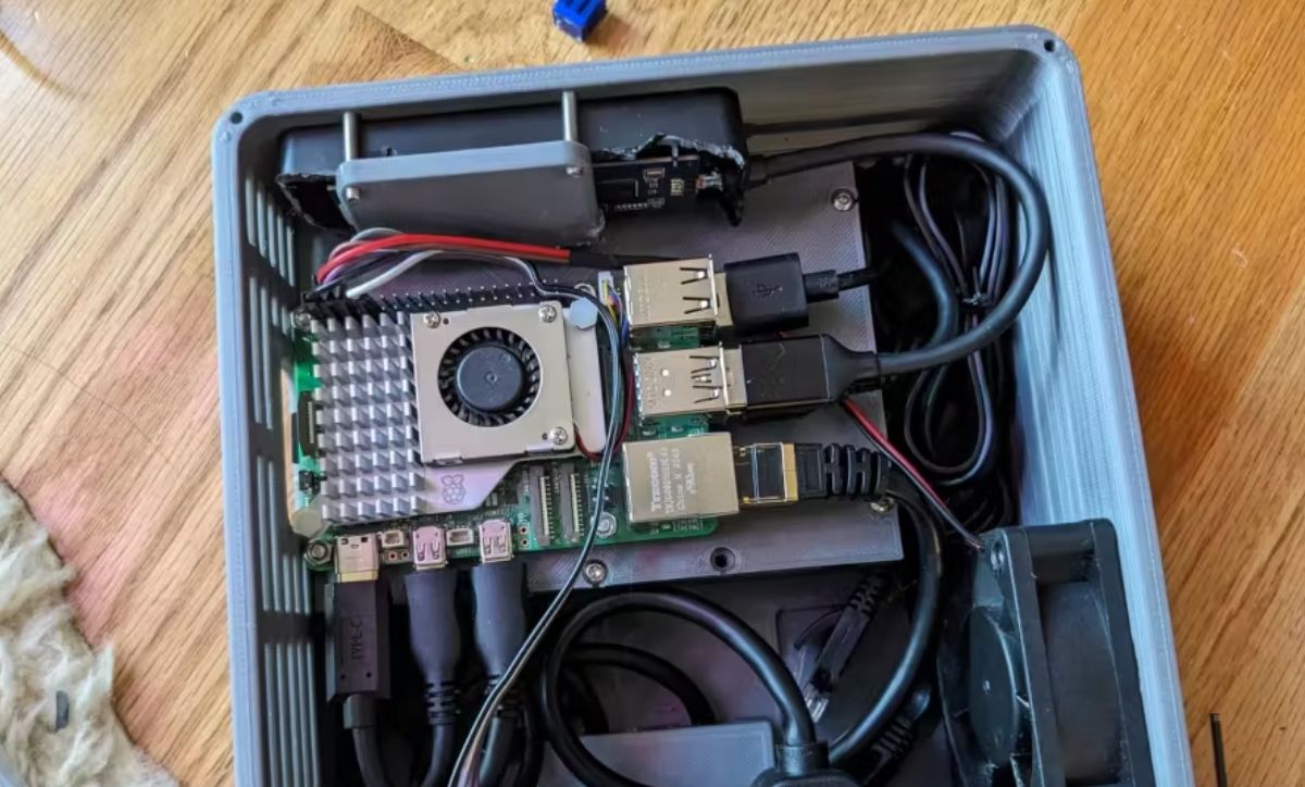 Esta carcasa convierte cualquier Raspberry Pi en un NAS con hasta 10 TB de capacidad