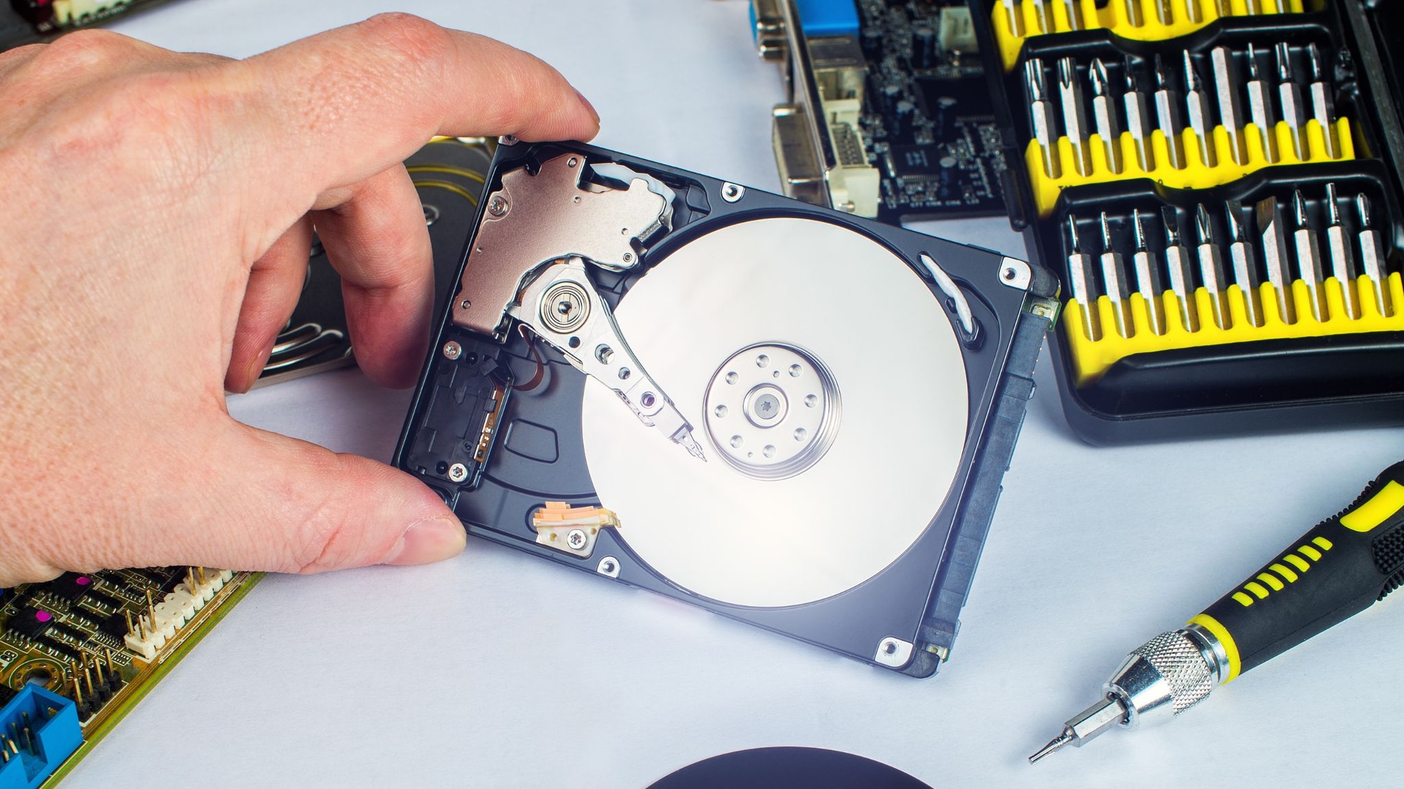 Razones por las que todavía deberías comprar un disco duro HDD