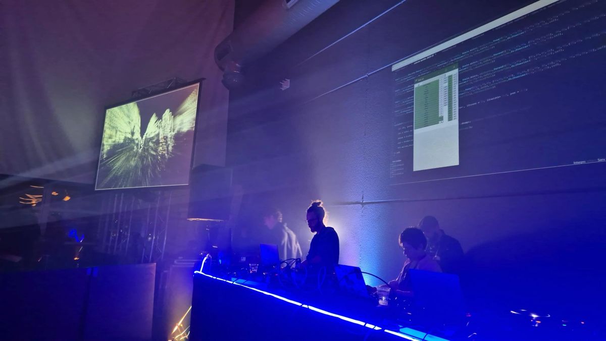 ¿un Dj Que Crea Música Con Código Y Algoritmos Así Viví Una Sesión De Live Coding En Directoemk 3410