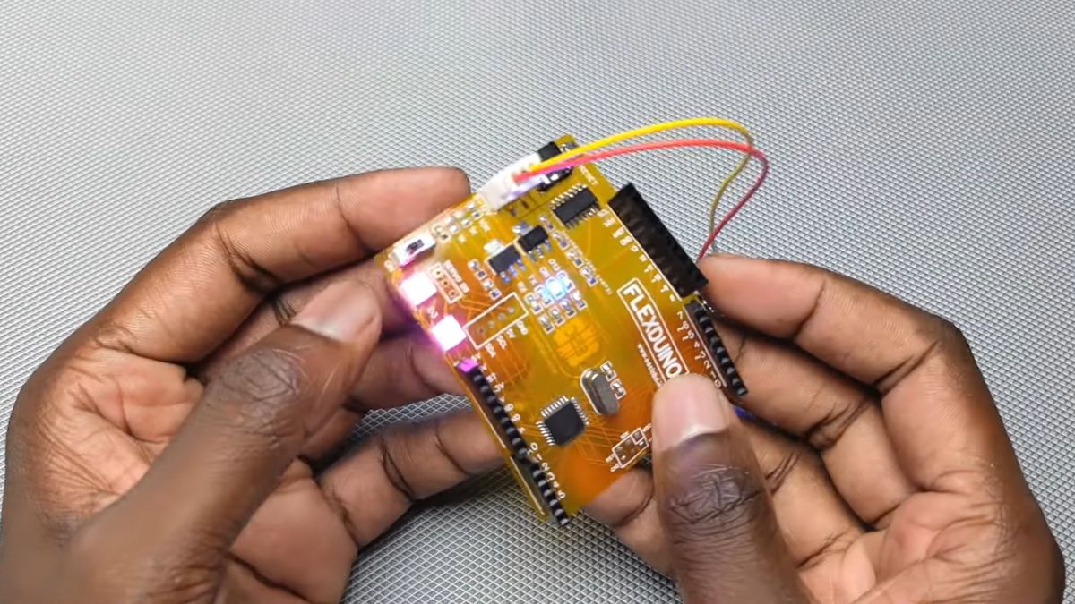 Flexduino, la versión de Arduino que se dobla y flexiona que reta a Raspberry Pi