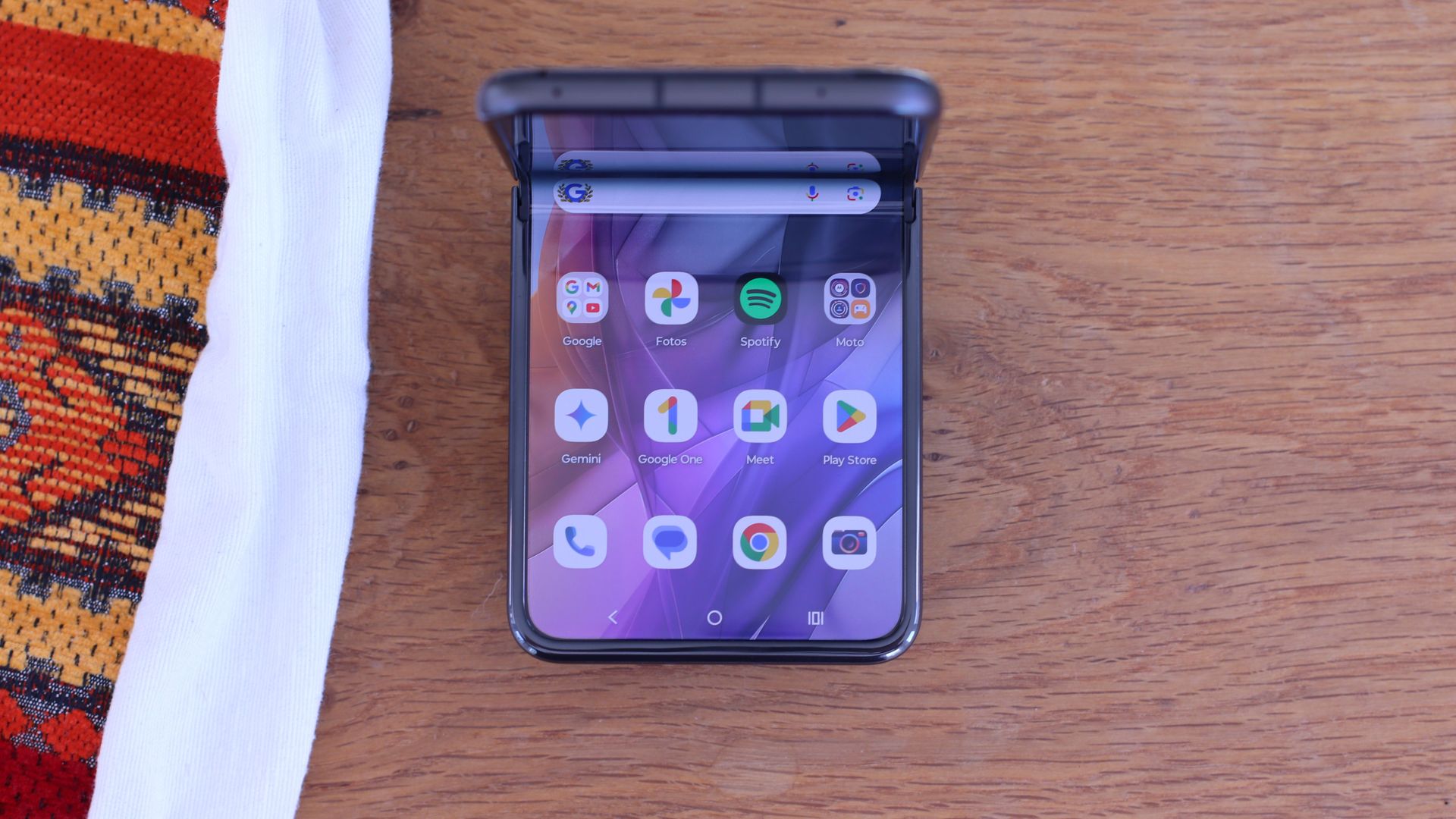 El Motorola Razr 50 hará que te gusten los móviles plegables y ...