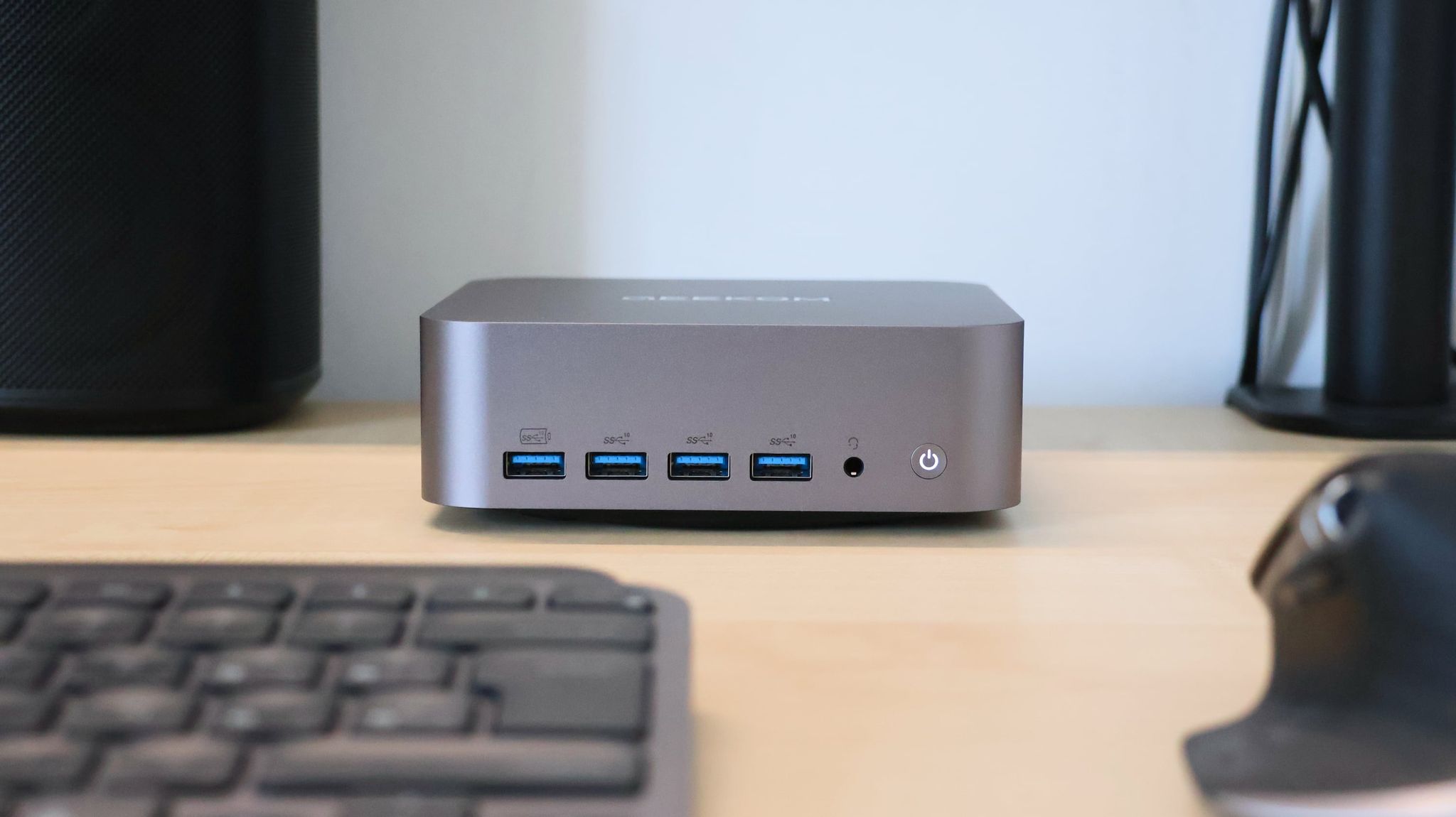 He probado el mini PC Geekom GT1 Mega que desata todo el poder de Intel ...