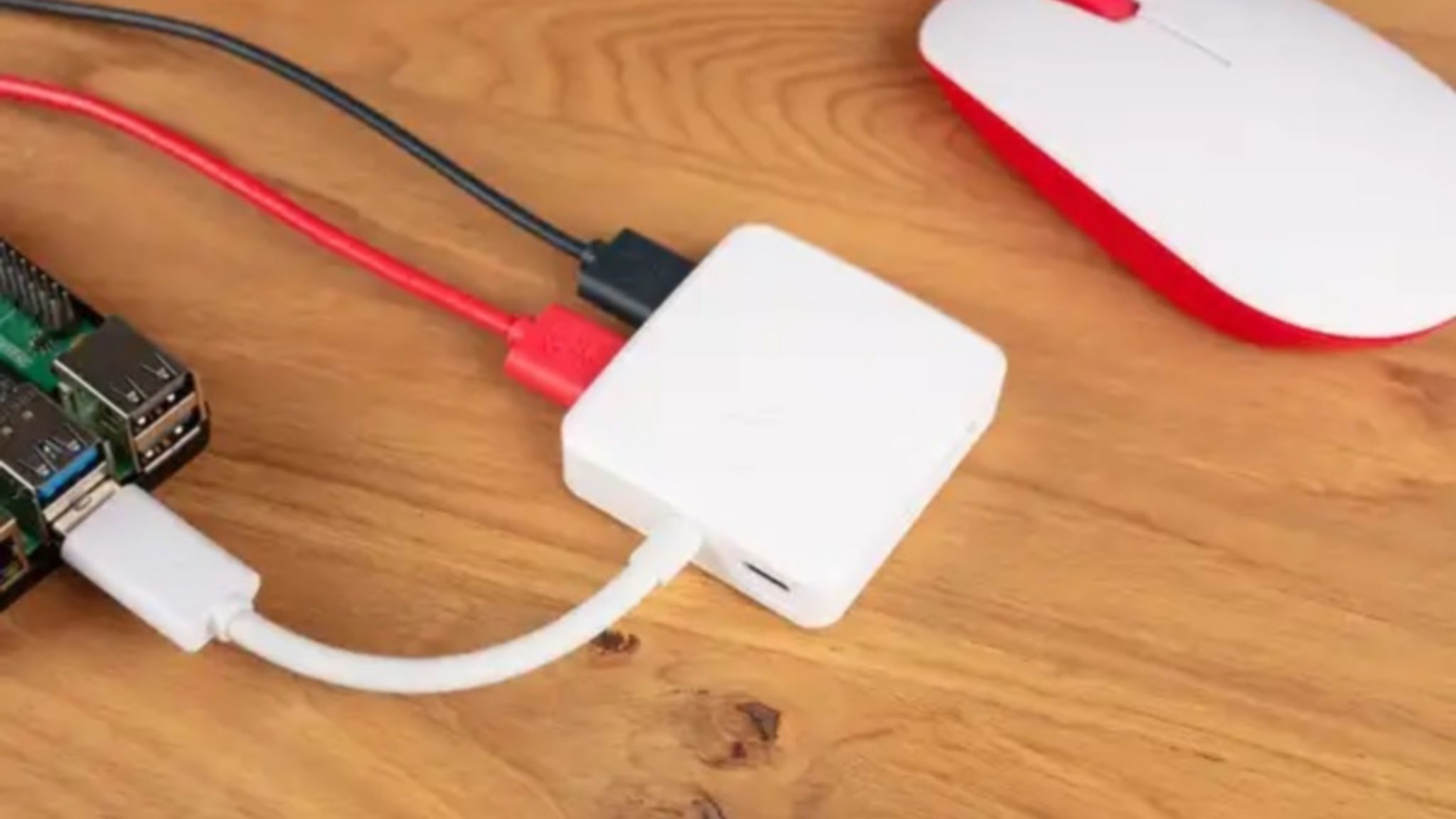 Raspberry Pi estrena un hub oficial para añadir más puertos USB