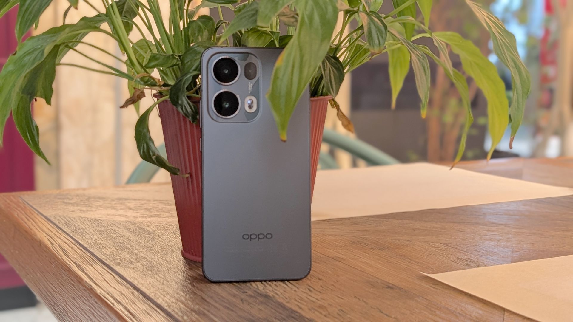 He probado el Oppo Reno 13 Pro y me ha conquistado a base de diseño fino y cámara