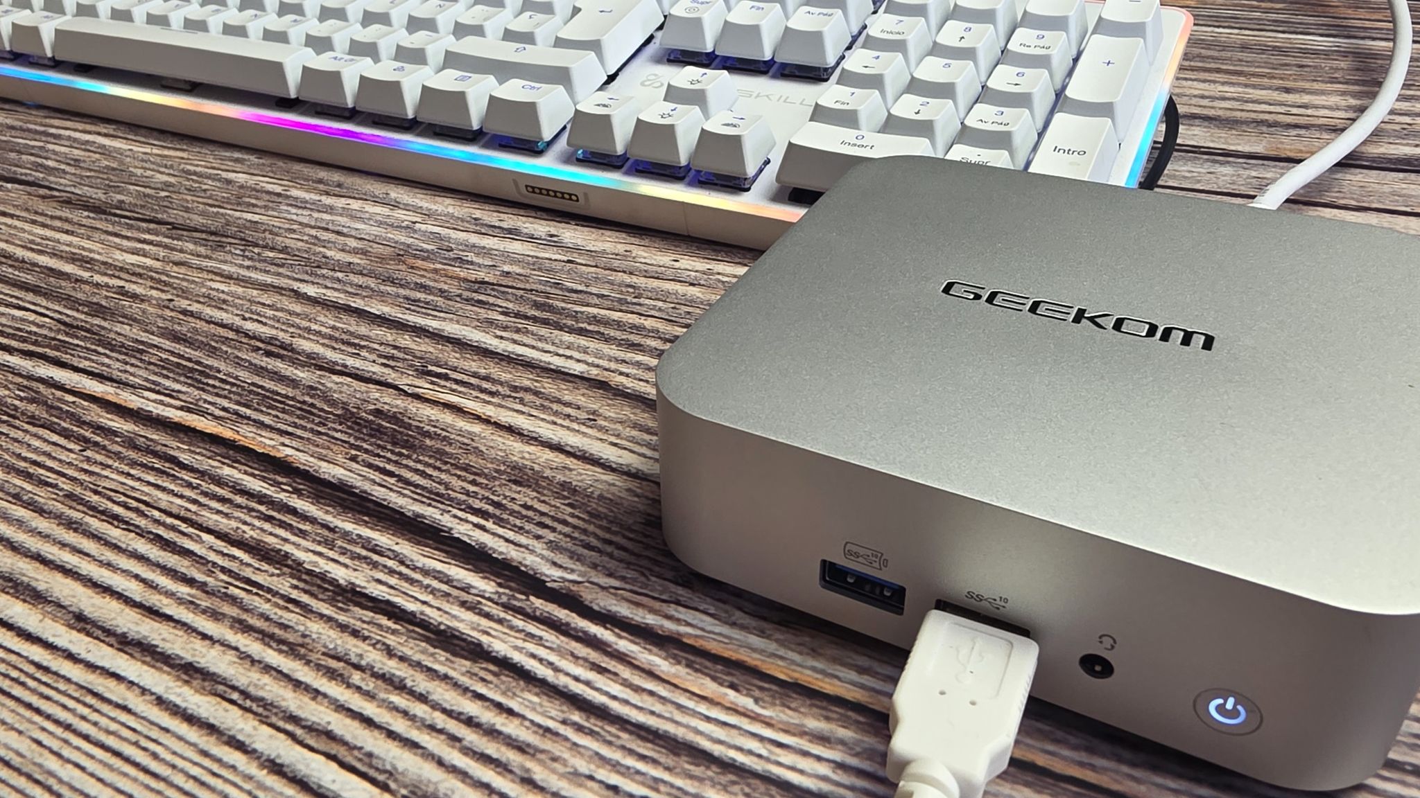 El mini PC Geekom A6 se ha convertido en mi favorito por ser pequeñito ...