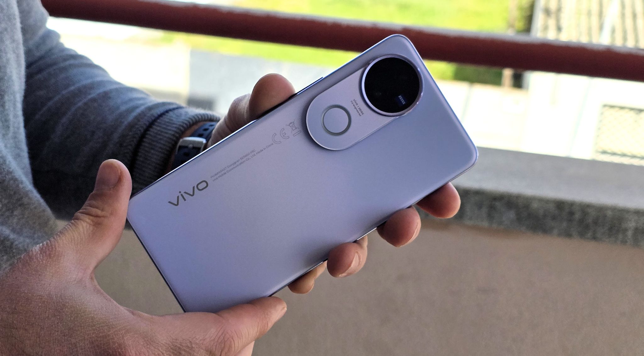 He probado el Vivo V50, un móvil que me ha hecho olvidar los alta gama de 1.000 euros en muchos ...