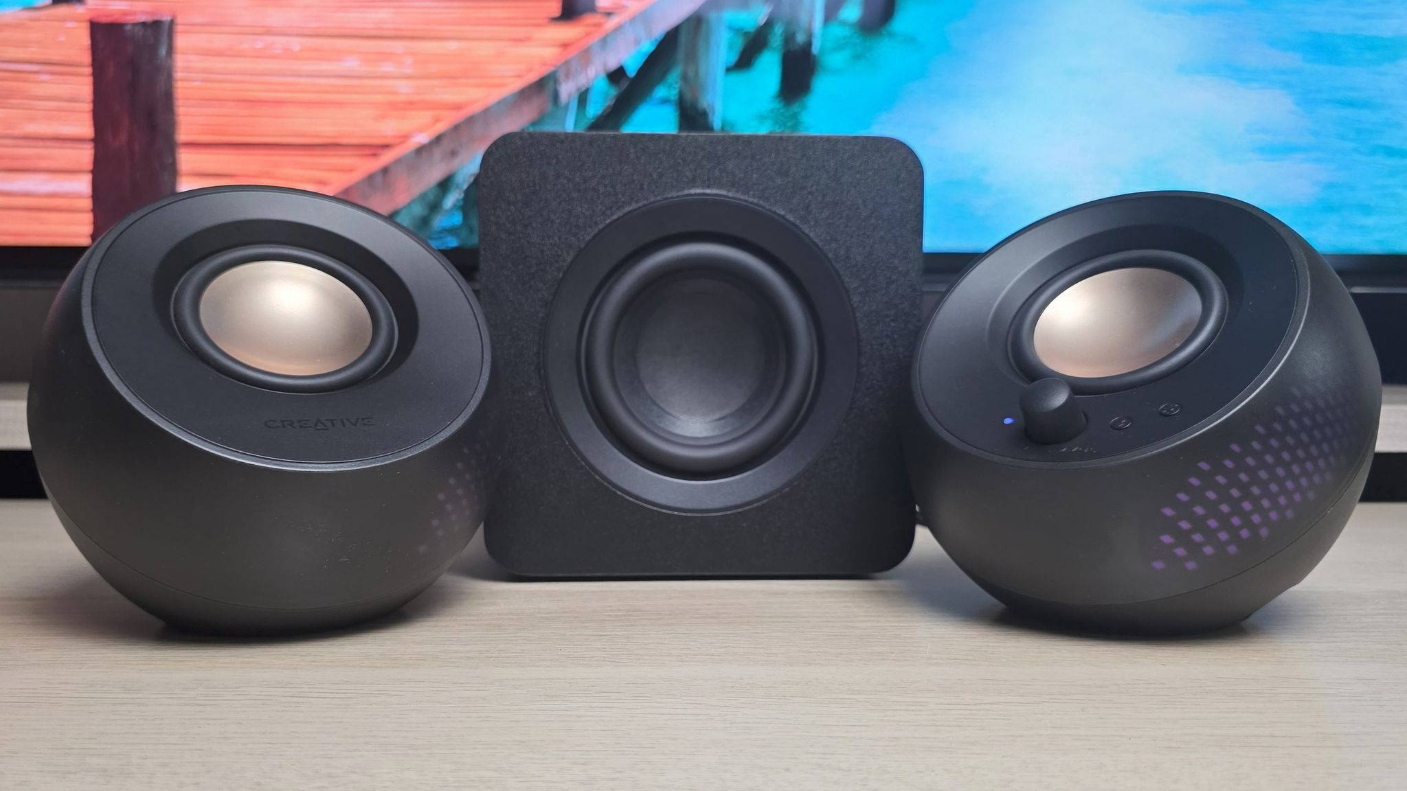 Creative Pebble X Plus es uno de los sistemas de altavoces 2.1 más ...