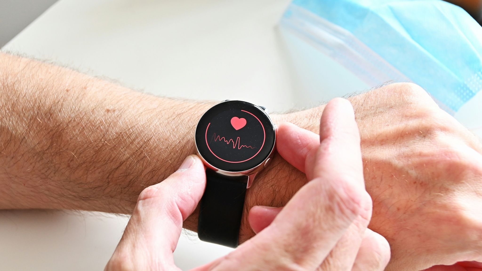 Relojes que miden la presión arterial: estos son los que están a la ...